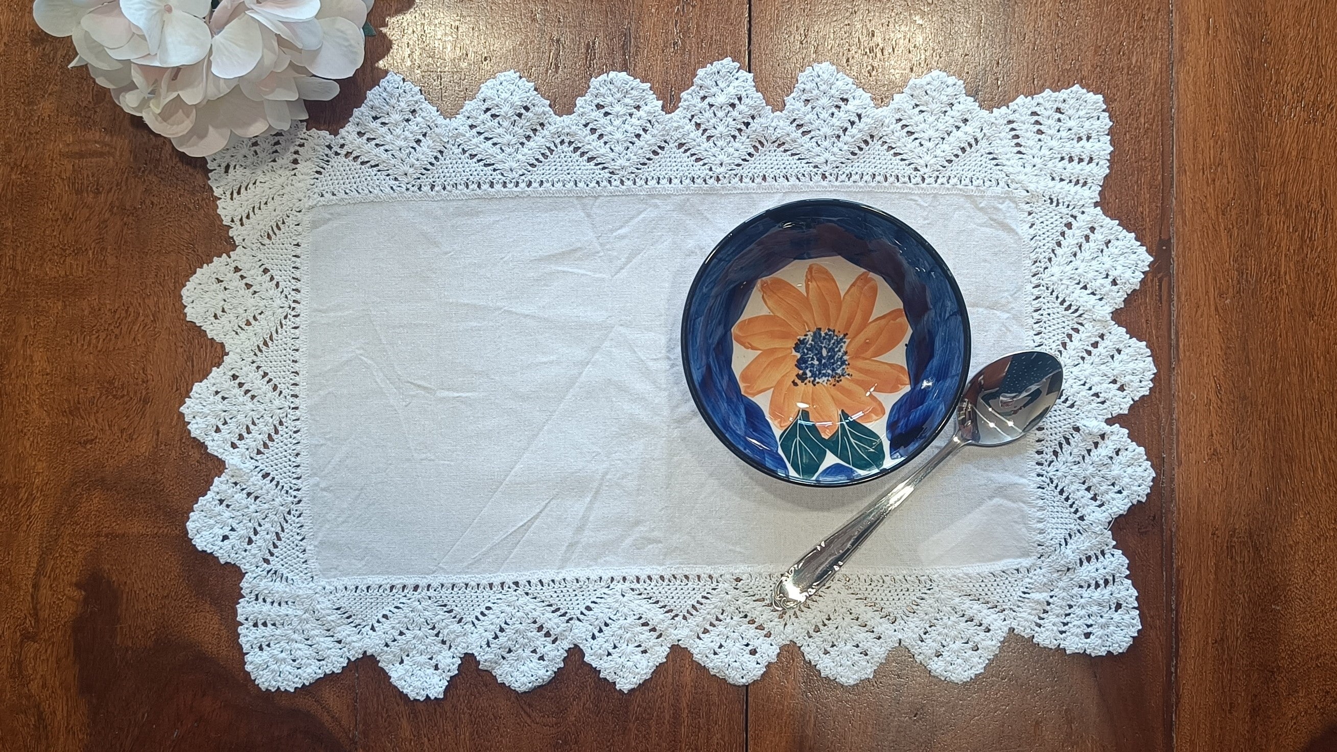 Tray cloths & Runners – Contemporary Arts & Crafts