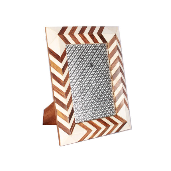 Arrow Photo Frame – Contemporary Arts & Crafts